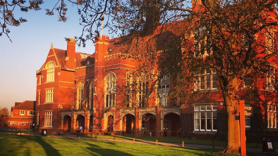 2023 Summer courses - Cambridge Academy of English